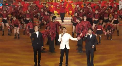 香港回归25周年 刘德华陈伟霆谢霆锋合唱《中国人》新浪图片
