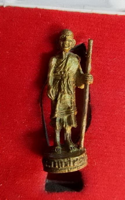 เสนอรูปหล่อยืน พิมพ์กลาง หลวงปู่ศุข วัดปากคลองมะขามเฒ่า จ ชัยนาท ปี2546 Veera46 [ Whats