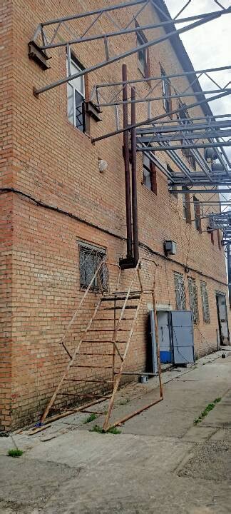 Комплекс будівель та споруд площею 3263 7 кв м земельна ділянка площею 0 6130 га КН