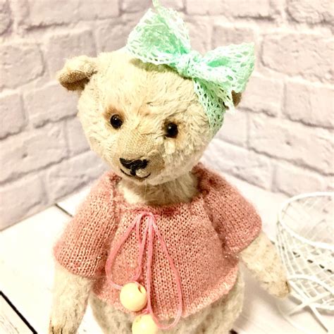 Art Leonova Уговаривал ее как принцессу поехать с ним на Салон кукол Почти согласилась