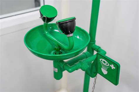 Eyewash Station and Emergency Shower Requirements - Quick Tips #120 ...