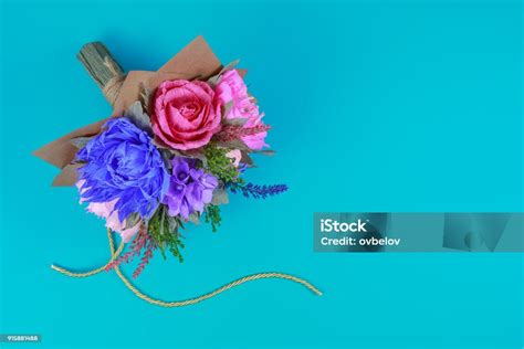 엽서 초청장 및 등 대를 배경으로 청록색 바탕에 화려한 종이 꽃의 꽃다발 개화기에 대한 스톡 사진 및 기타 이미지 개화기 기념일 꽃 나무 Istock