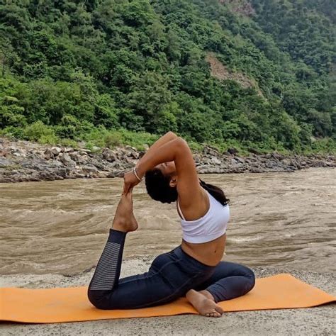 Simran Dhiman Personal Yoga Trainer