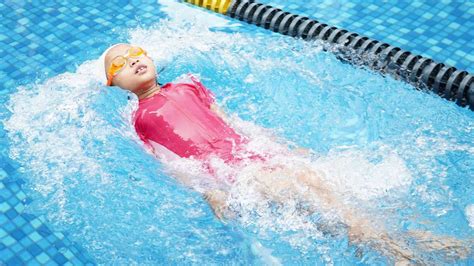 How Do You Float In Water Tips For Beginners