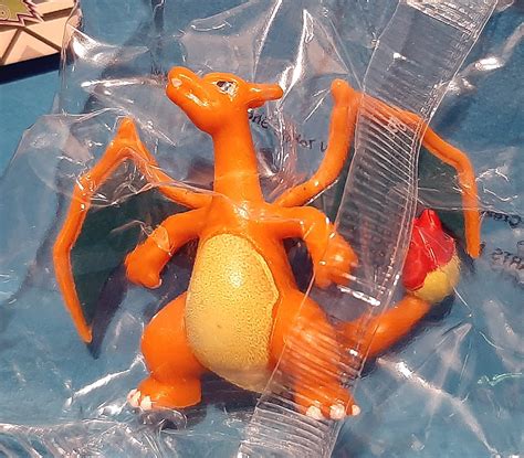 Charizard Pokemon Chupa Surprise Candy Get Collection Ultra Guardians Dispatch Pokeball Mini Figure