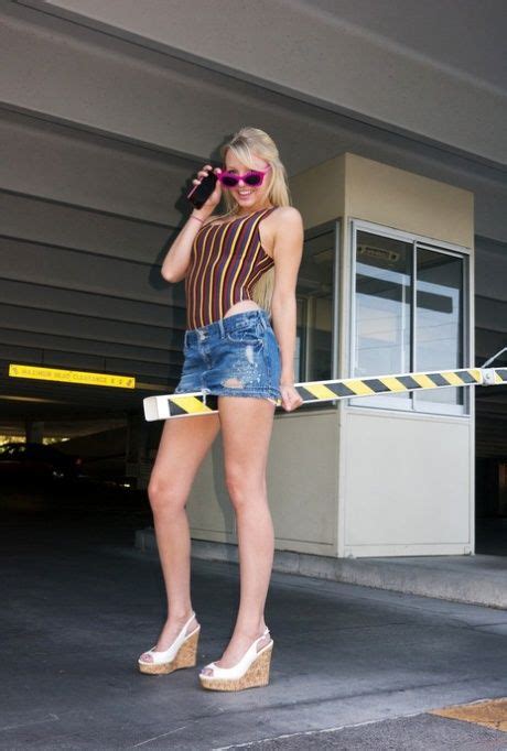 Moreninha Novinha Nua Em Fotos Fotos De Mulher Pelada Super Nua