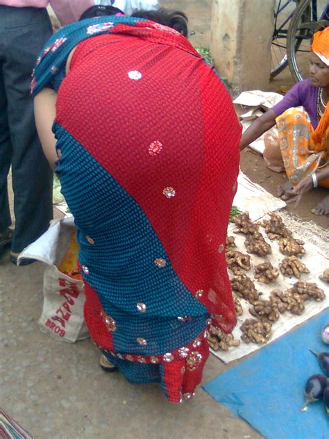 Andhamina Bhamalu Sexy Saree Back
