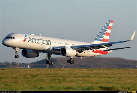 American Airlines Boeing 757 200 N187an At Paris Charles De Gaulle