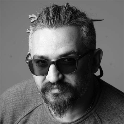 تیوال مجید سیادت