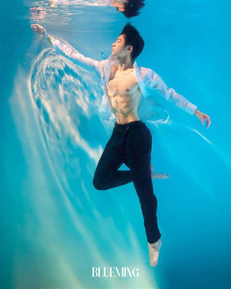 A룸 남자 바디프로필🦄 수중 촬영의 몽환적인 느낌과 블루밍 스튜디오 여성 전용 바디프로필