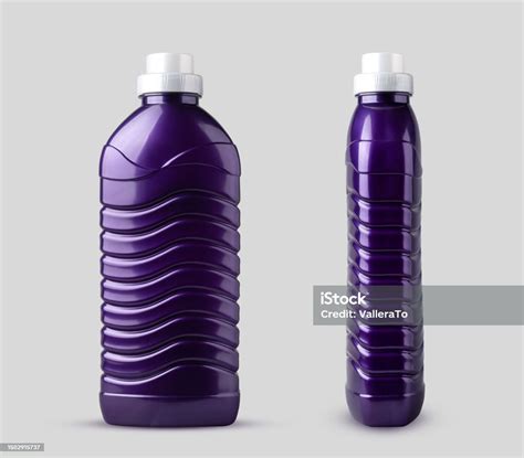 젤 액체 세제 표백제 및 섬유 유연제를 세척하기 위한 보라색 플라스틱 병 회색 배경에 격리되어 있습니다 전면 및 측면도 디자인 0명에 대한 스톡 사진 및 기타 이미지