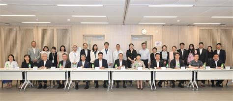 醫務衞生局局長與國家衞生健康委員會代表團會面（附圖）