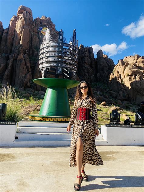 Энхцэцэг Н Норовбанзад агсаны нэрэмжит “Задгай театр”