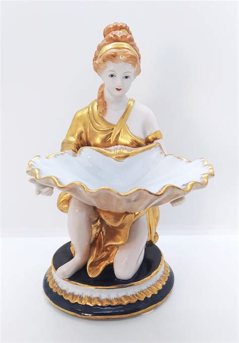 Статуэтка Нимфа с ракушкой стилизация под Мейсен фарфор роспись золочение Китай 2000