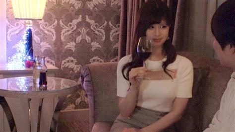 ラグジュTV 1646 昼間は清楚な美人教員夜は妖艶なテクニックで男を骨抜き濃厚なキスを交わしながら徐々に露になっていくイヤらしい本性男のピストンを受け入れれば恍惚の表情を浮かべて喘ぐ