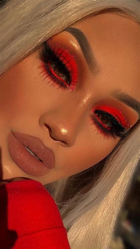 28 Colorful Eye Makeup Ideas For Summer Season Artofit