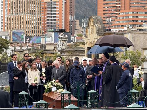 Sepelio Y Entierro De Miguel Uribe Senador Fue Sepultado Rodeado De