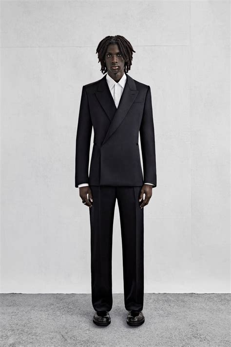 Pin By K Entino Fera Nanda On Suit Alexander Mcqueen Men Alexander
