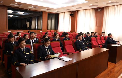 Засаг захиргаа нутаг дэвсгэрийн нэгж түүний удирдлагын тухай хуулийн зарим заалт Үндсэн хууль