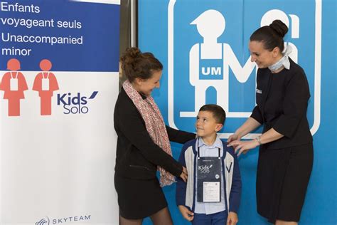 Ребенок в самолете без родителей | UniTicket.ru