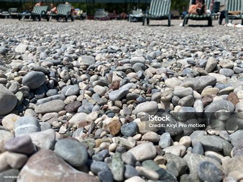 해안에 화려한 바다 자갈 닫기 상단 보기 플랫 레이 추상적인 배경 텍스처 바다 돌 0명에 대한 스톡 사진 및 기타 이미지 0명 가득 찬 거친 Istock