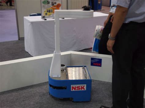 일본정공 맹인견을 대체할 시각장애인용 안내로봇 개발 로봇신문사