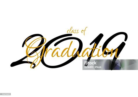 졸업 라벨 졸업 디자인 축 이벤트 파티 고등학교 또는 대학 대학원에 대 한 벡터 텍스트입니다 인사말 초대장 카드에 대 한 2019의 문자 클래스 개념에 대한 스톡 벡터 아트