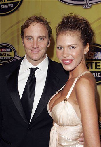 Nikki Cox And Jay Mohr Dating Gossip News Photos