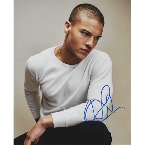 Jan Luis Castellanos Autograph