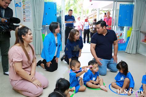 ท่านอ้น วัชเรศร วิวัชรวงศ์ เยี่ยมเด็กๆ มูลนิธิเด็กอ่อนในสลัมฯ