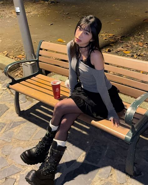 許紫柔 許紫柔 Added A New Photo 許紫柔 許紫柔 Added A New Photo