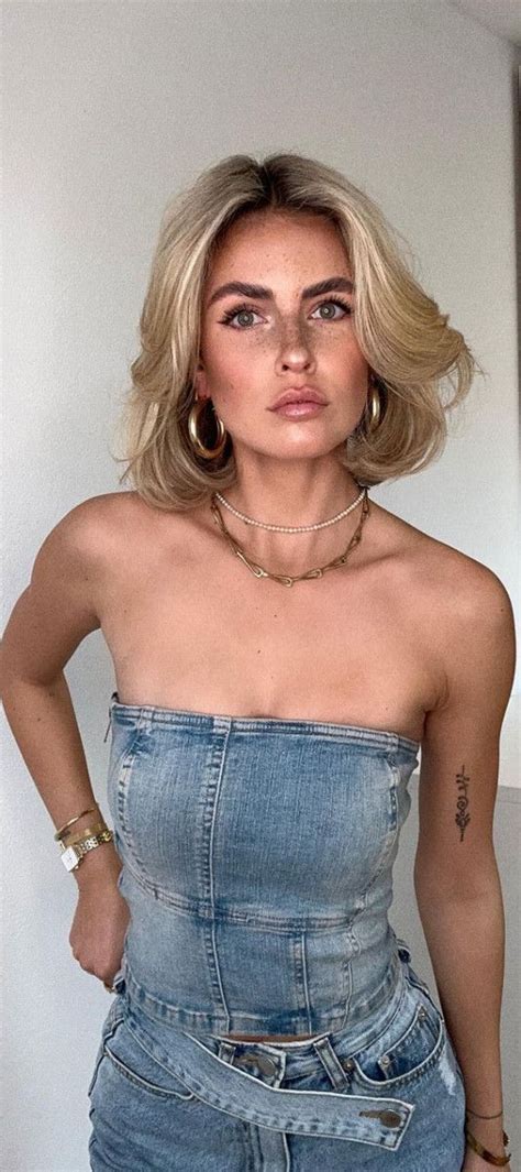 Sassy Short Hairstyles For Modern Elegance 90s Vibe Blonde Bob