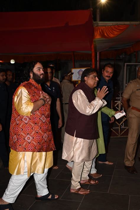 Mukesh Ambani Visits Babulnath Mandir On His 67th Birthday Son Anant