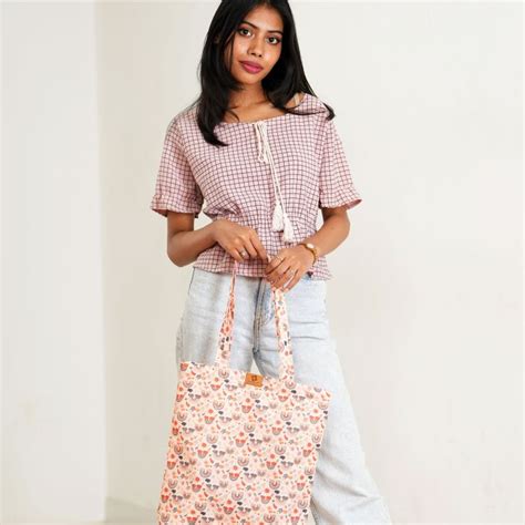 Samiacrafts Superb Quality Premium Zipper Tote Bag Hand Drawn