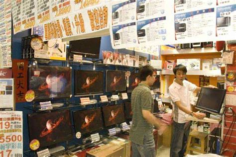Haggling For Asian Electronics Make