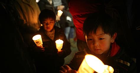 촛불 밝히는 아이들
