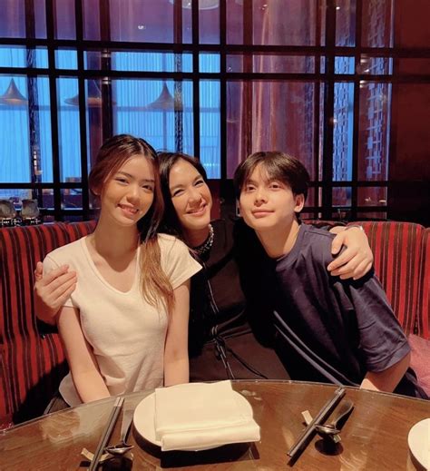 “ฟลุค เกริกพล โบ ชญาดา” โพสต์ภาพเปิดตัวหวานใจ “น้องอชิ” ทำแฟนคลับอกหักกันเพียบ