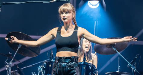 Taylor Swift Is Terrified After Environmental Group Leaks Details Of Her Private Travel Schedule