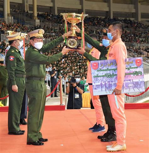 နိုင်ငံတော်စီမံအုပ်ချုပ်ရေး ကောင်စီဥက္ကဋ္ဌ တပ်မတော်ကာကွယ်ရေးဦးစီးချုပ် ဗိုလ်ချုပ်မှူးကြီး မင