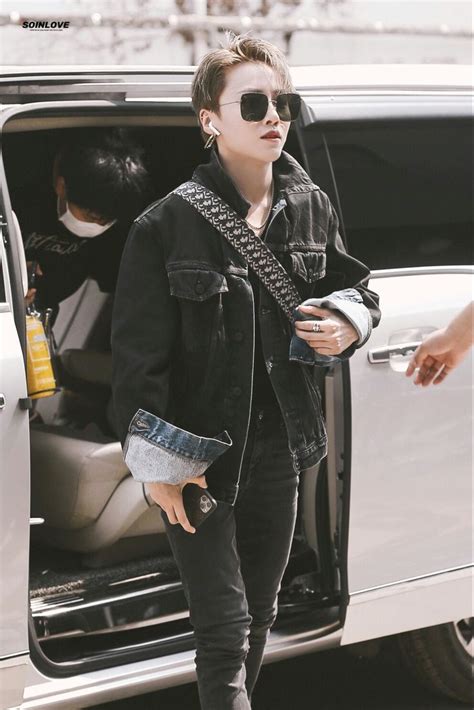 Ghim Của On Yi Trên Liu Yu Xin 刘雨昕 Vũ Hán