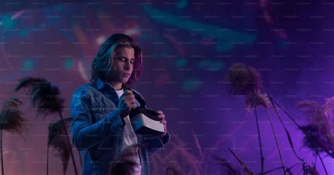 메타버스 디지털 사이버 월드 기술 증강 현실 게임을 하는 가상 현실 Vr 고글을 쓴 남자 미래 지향적인 라이프스타일 사진 Unsplash의 증강 현실 이미지