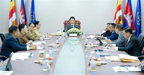 ឯកឧត្តម សុខ សូកេន ដឹកនាំកិច្ចប្រជុំដើម្បីជជែកពិភាក្សាពាក់ព័ន្ធនឹងការងាររដ្ឋបាល