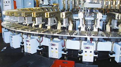 Machines for the production of unit-soles in PU - MIZAR - MainGroup