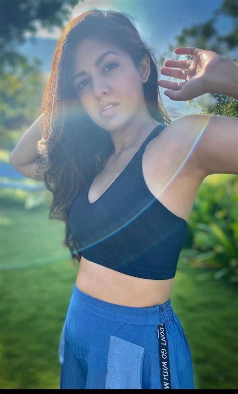 Broad And Milky Armpits Of Ishi Dutta Scrolller