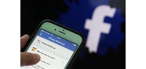 Facebook Is About To Make A Big Move Into Physical Devices Let S Do Video