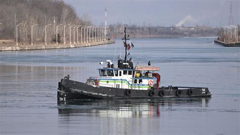 Photos Tug Keeping Welland Canal Clear Of Ice
