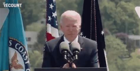 ‘youre A Really Dull Class Biden Reacts As Joke Falls Flat At Coast