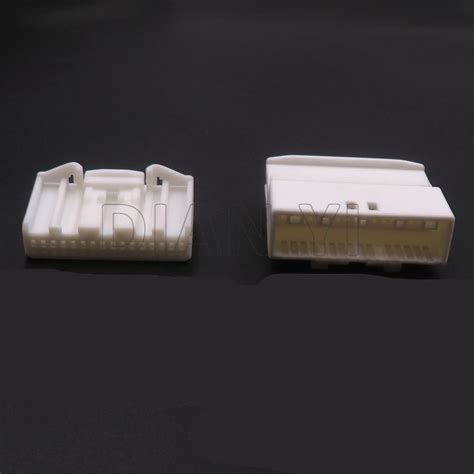 자동차 내비게이션 호스트 기기 전기 커넥터 도요타 1318747 1 1473799 1 용 자동차 소켓 32 웨이 1612268 1 1 세트 오토바이 부품