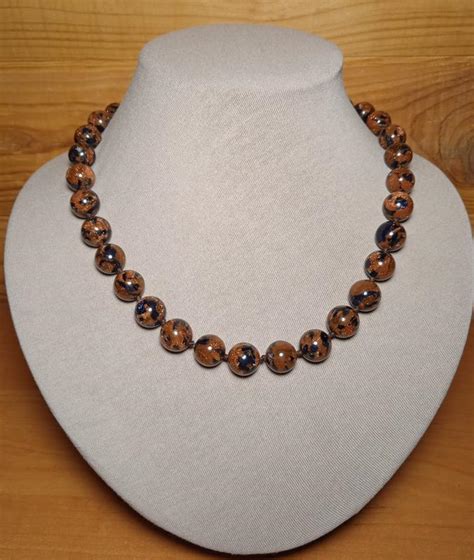 Намиста з каменів авантюрину круглі бусіни — ціна 950 грн у каталозі Кольє і намиста Купити