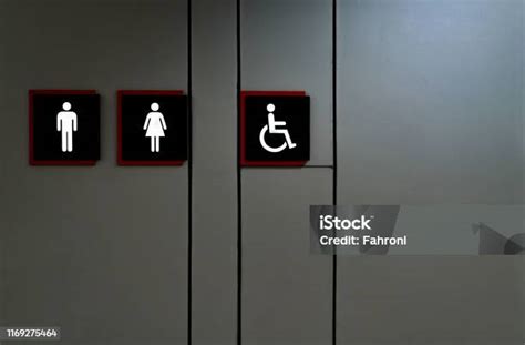 공중 화장실 표지판입니다 여자 남자 장애인 화장실 아이콘입니다 공중 화장실 유니버설 아이콘입니다 요실금 문제 남성 여성 및 장애인 액세스 기호입니다 화장실 또는 화장실